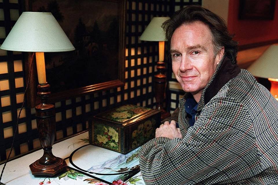 Morre Nicholas Evans, autor de O Encantador de Cavalos, aos 72 anos ...