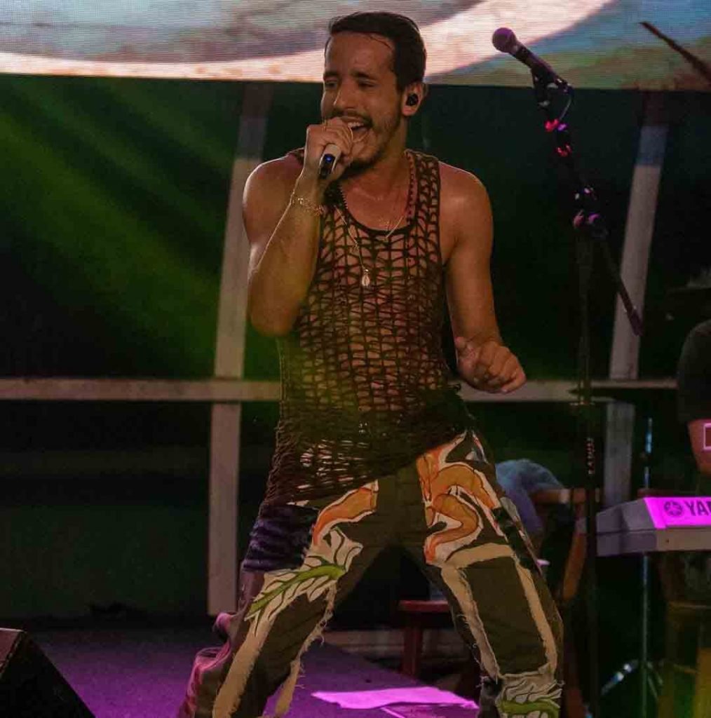 Cantor Lucas lança Caminho Coração, música com Saulo Fernandes | Metrópoles