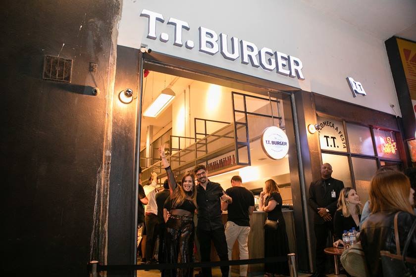 Evento marca a inauguração da 1ª unidade do T.T. Burger em Brasília ...