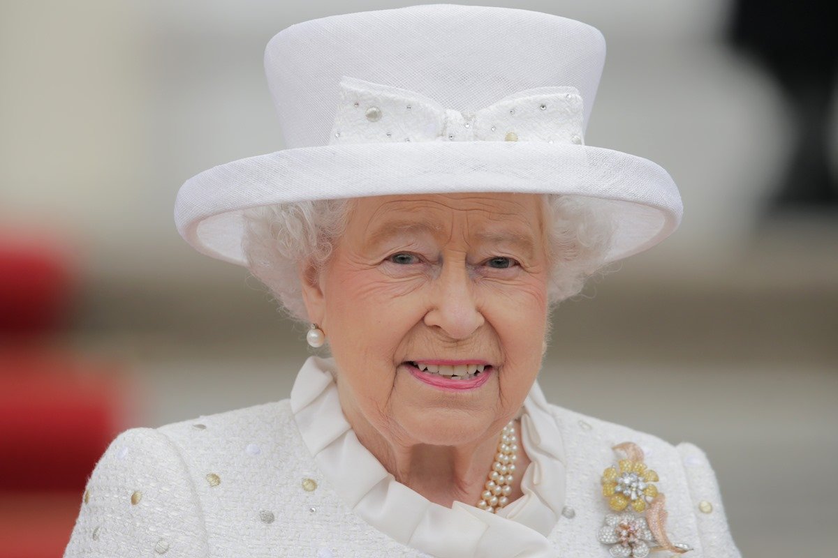 Veja o interior dos palácios e castelos majestosos da rainha Elizabeth ...