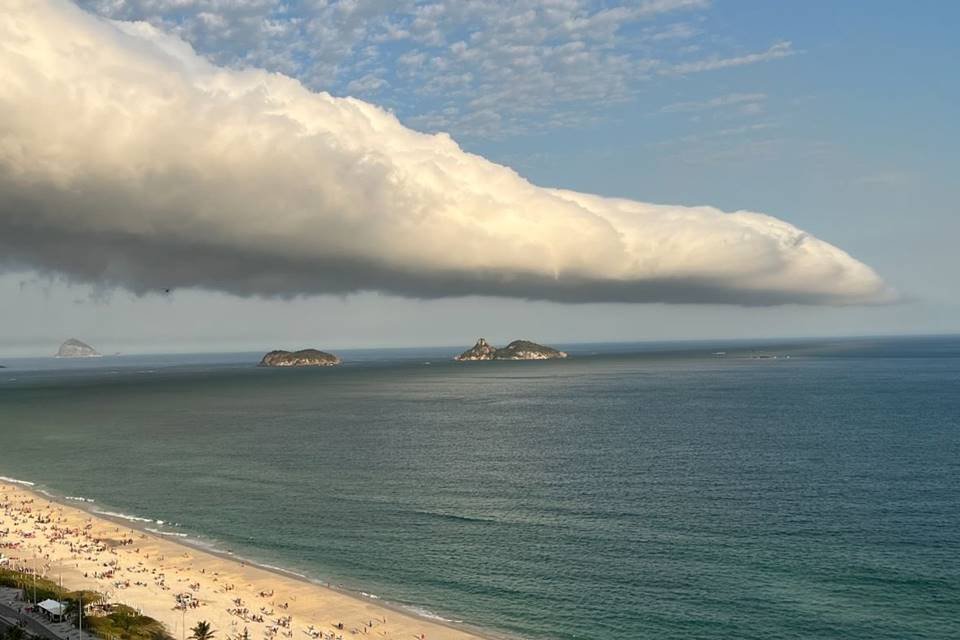 Vídeo: nuvem impressiona moradores do litoral paulista | Metrópoles