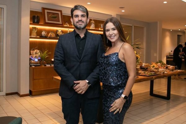 Flavia Torres celebra a vida em festa intimista para amigos | Metrópoles
