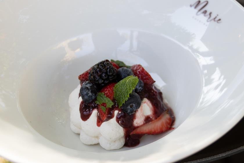 Ana Luiza Favato reúne amigas em almoço para lançar a Amuse Joalheria ...