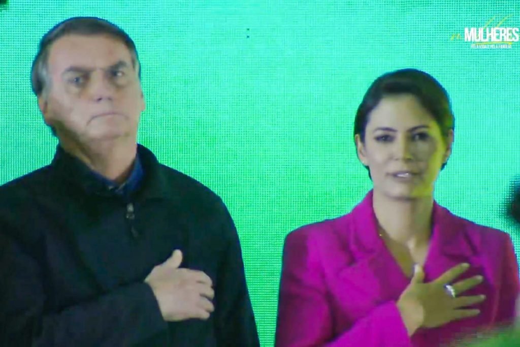 Marquezine reage a print em que Michelle Bolsonaro a chama de “feia ...