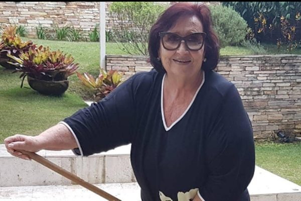 Déa Lúcia, mãe de Paulo Gustavo, comemora aniversário com os netos ...
