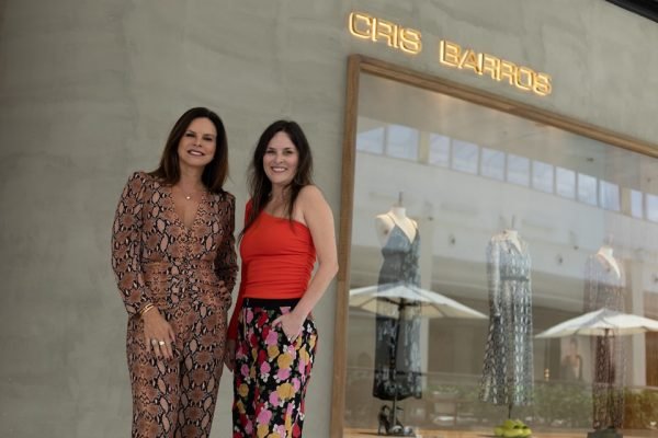 Claudia Salomão e Dani Barros Verdi criam experiência na Cris Barros | Metrópoles