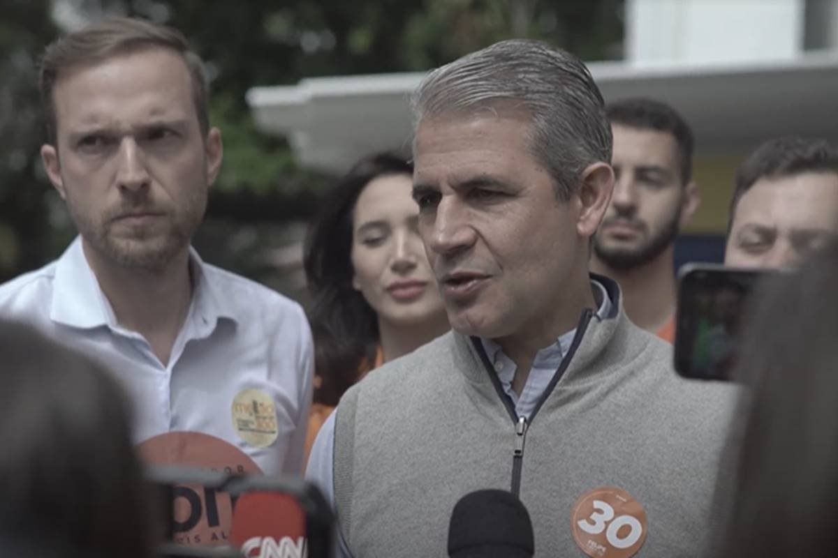 Candidato à presidência, Felipe D’Ávila vota em São Paulo | Metrópoles