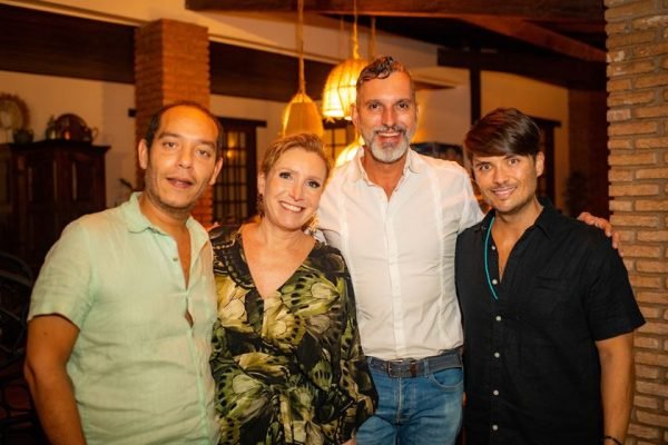 Roberta Mandelli e Michelle Barron celebram mais um ano de vida ...