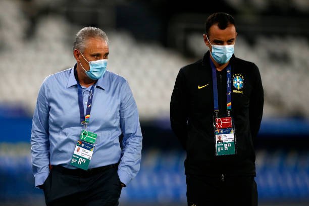 Tite sobre o filho na comissão técnica: “Ele é competente pra c ...