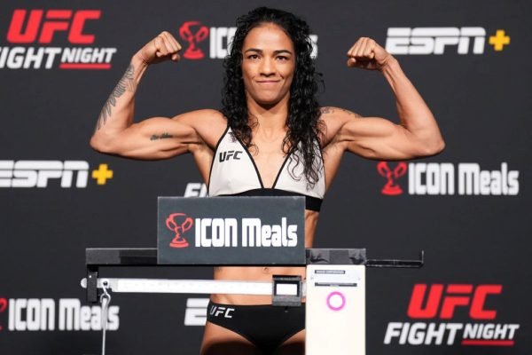 Primeira mulher do DF no UFC, Vivi Araújo faz luta principal no evento ...