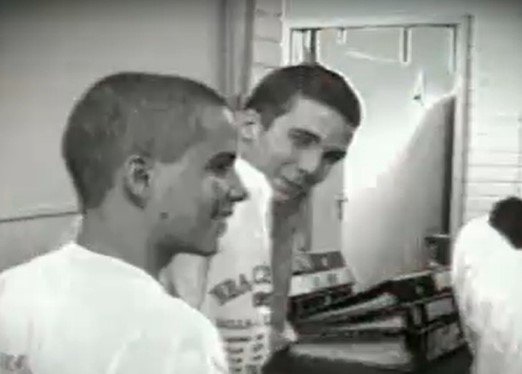 Gengis Keyne, líder de gangue que matou Marco Velasco, em 1993, é espancado no DF | Metrópoles