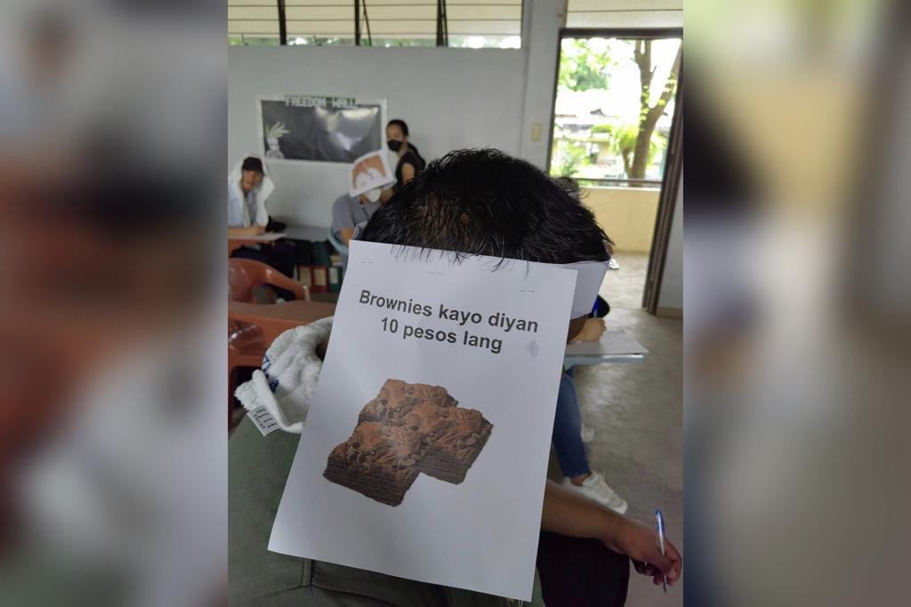 Estudantes criam chapéus “anti-cola” e viralizam na internet. Vídeo ...