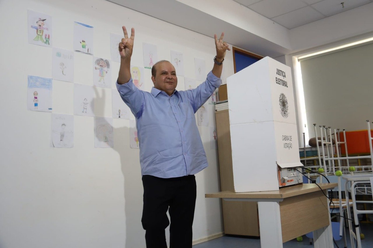 Ibaneis vota no Lago Sul e diz esperar manifestações “dentro da ordem ...