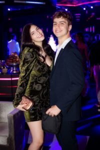 Isadora Mendonça celebra os 17 anos com show do DJ Pedro Sampaio