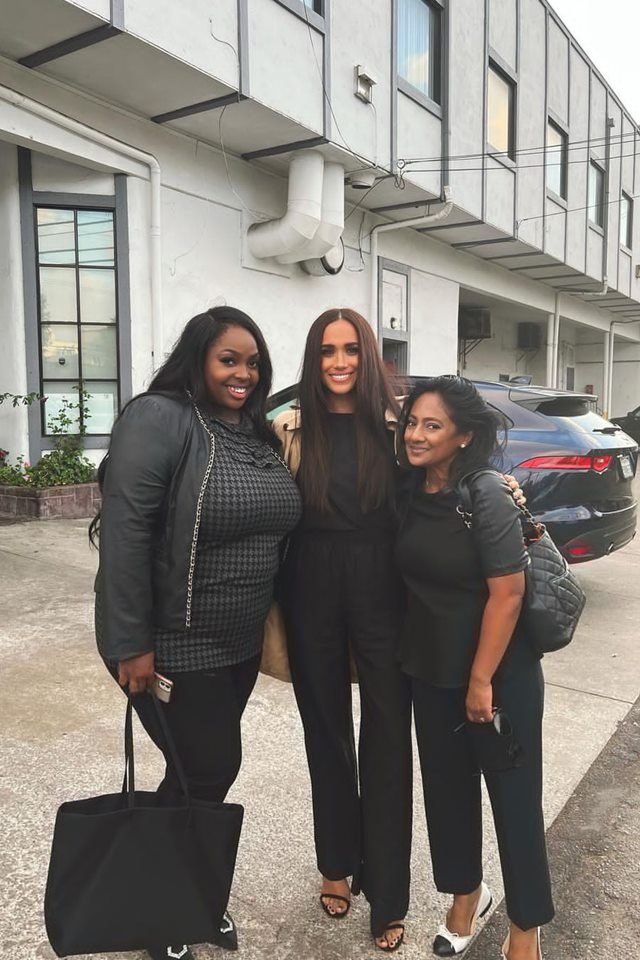 Meghan Markle adota novo visual de cabelo e fãs a comparam com Kate ... Meghan Markle adota novo visual de cabelo e fãs a comparam com Kate ...