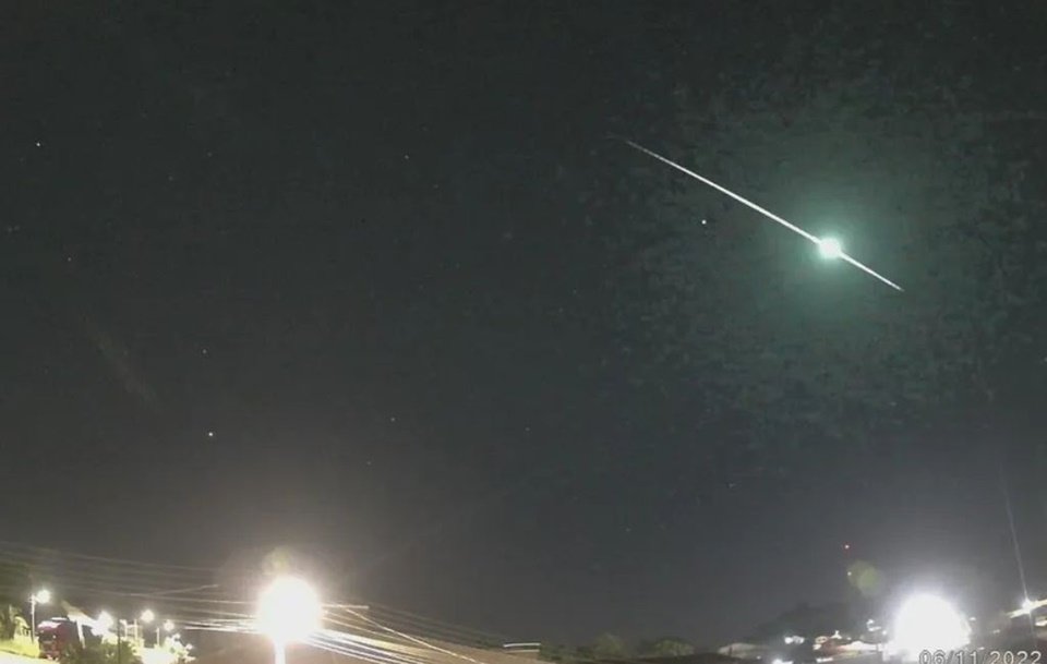 Vídeo: meteoro explosivo cruza céu de Santa Catarina a 147km/h | Metrópoles