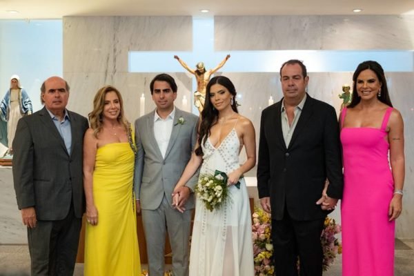 Maria Victória Salomão e Eugênio Carvalho Filho se casam no religioso ...