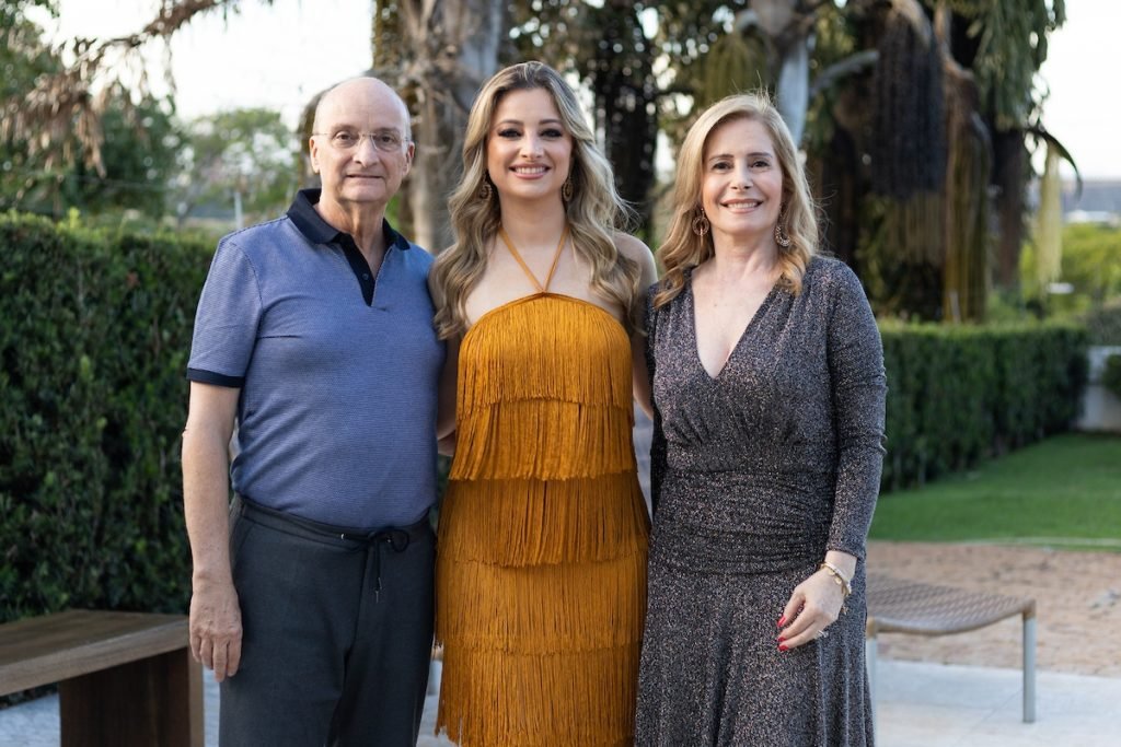 Noite árabe: Carol Kalil comemora novo ano entre amigas | Metrópoles