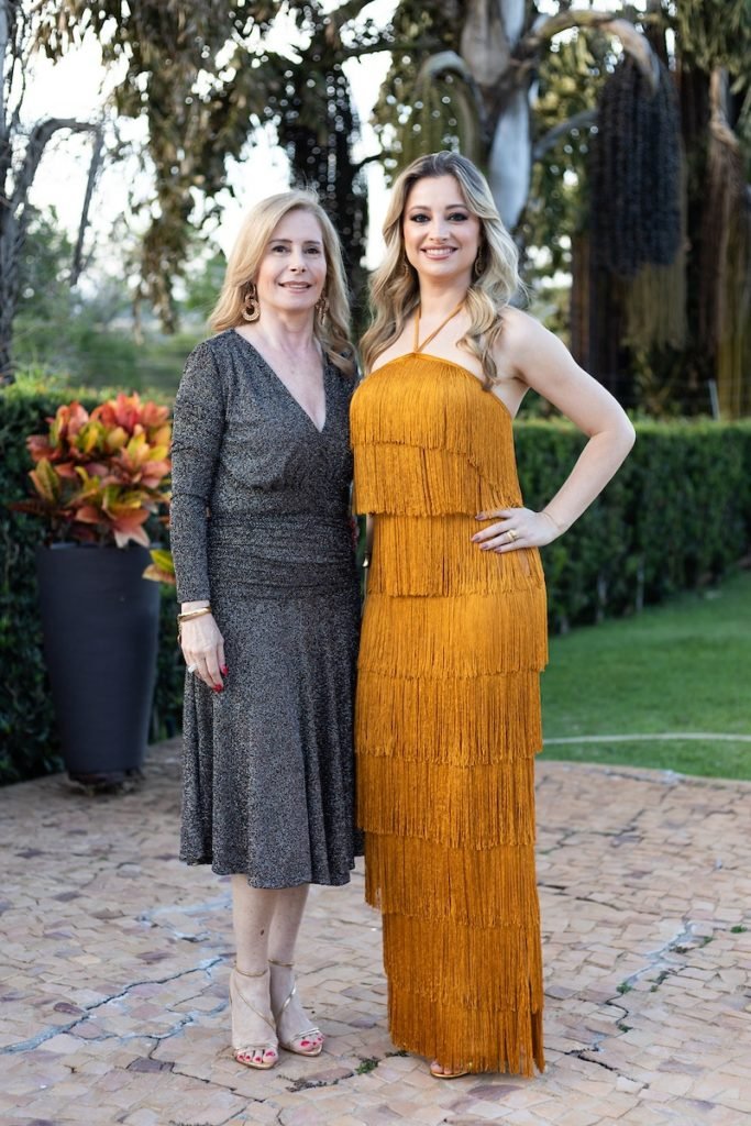 Noite árabe: Carol Kalil comemora novo ano entre amigas | Metrópoles