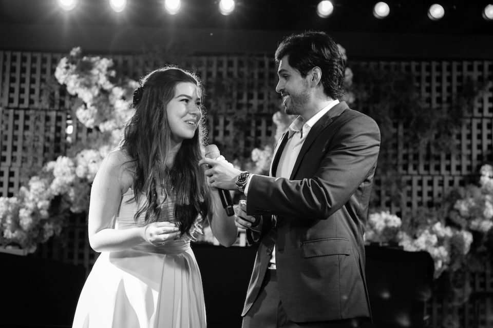 Bella Bittar e Leonardo Lobo oficializam noivado em festa deslumbrante ...