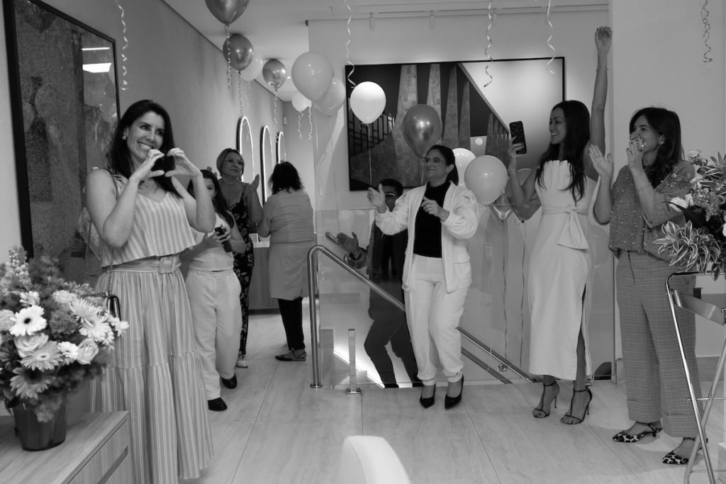 Pat Vaz, Angela Quinto e Valéria Prado fazem surpresa para Raquel Vaz | Metrópoles