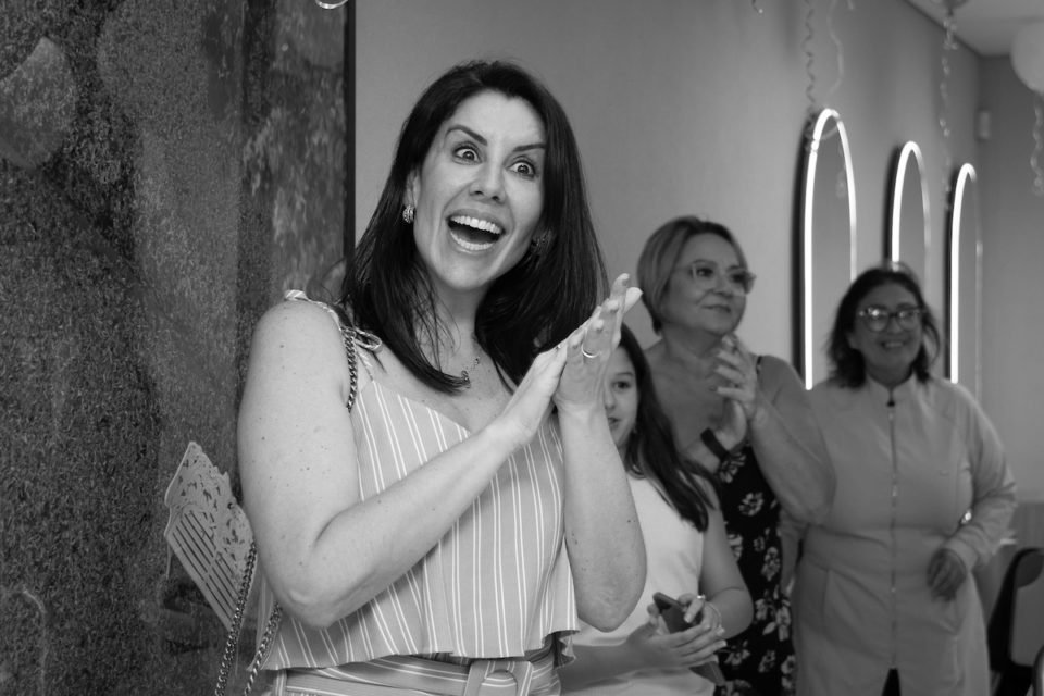 Pat Vaz, Angela Quinto e Valéria Prado fazem surpresa para Raquel Vaz | Metrópoles