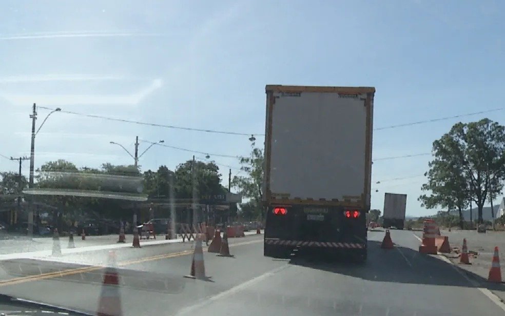 Caminhoneiro é preso após ser flagrado espancando companheira em Goiás ... Caminhoneiro é preso após ser flagrado espancando companheira em Goiás ...