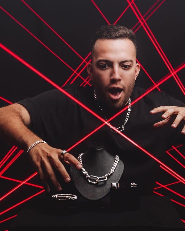 Lucas Rangel lança coleção de joias com a Key Design. Confira | Metrópoles