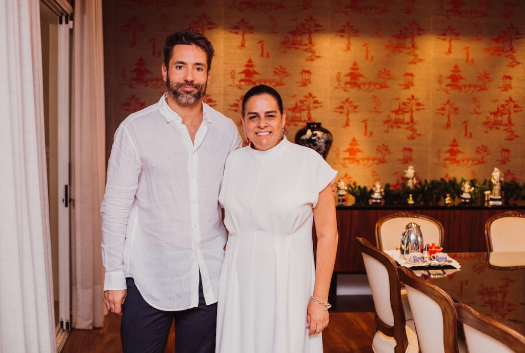 Ana Luiza Favato e Karina Curi recebem em tarde de compras no Lago Sul