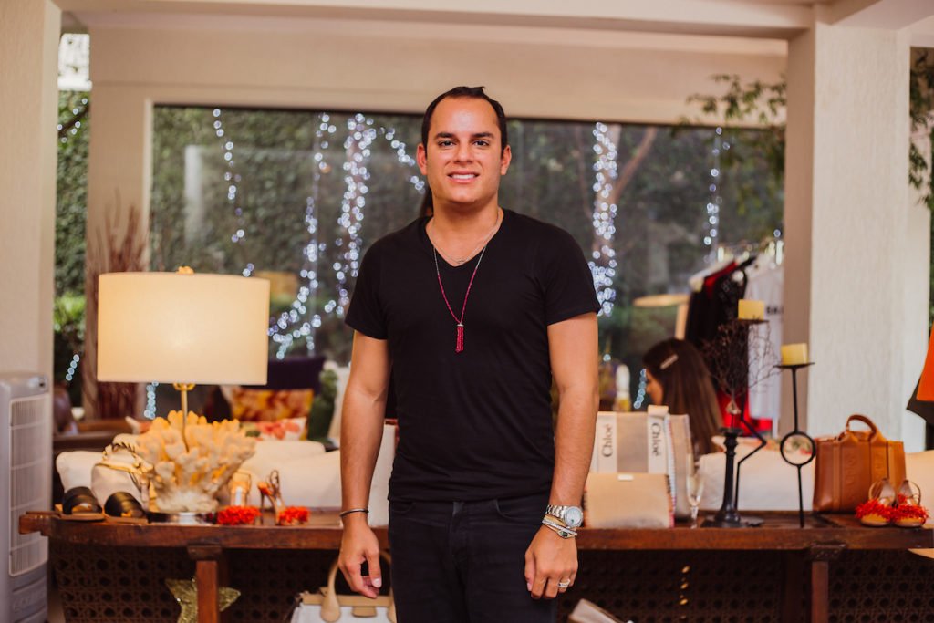 Ana Luiza Favato e Karina Curi recebem em tarde de compras no Lago Sul