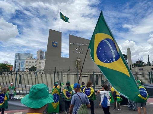 SP: bolsonaristas no QG do Exército ainda sonham com golpe até dia 31 ...