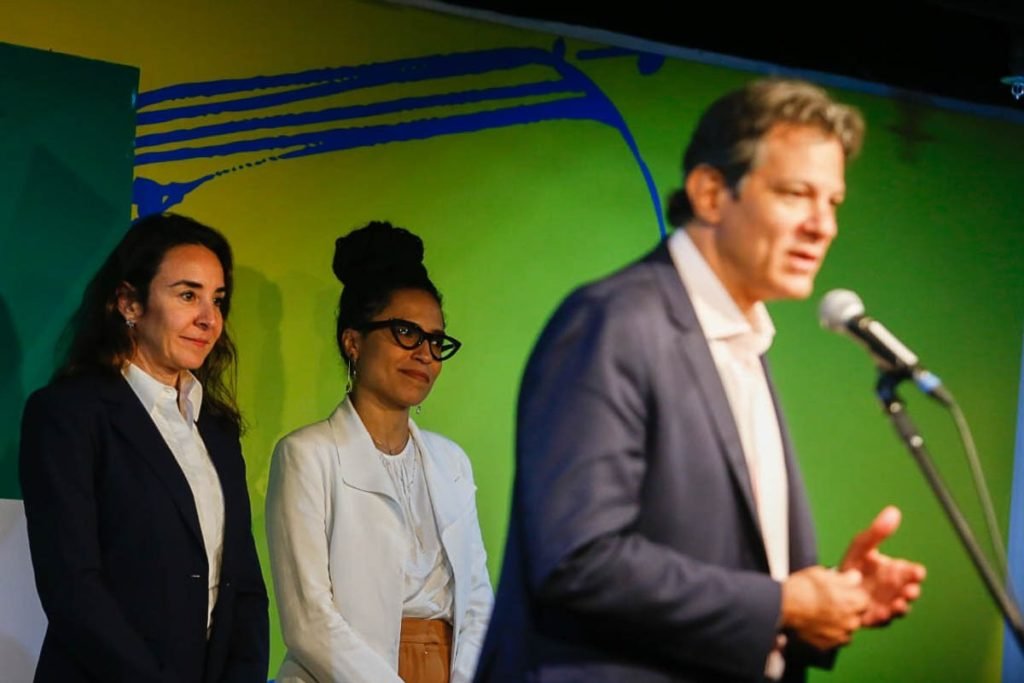 Haddad anuncia diplomata e procuradora para integrar equipe na Fazenda ...