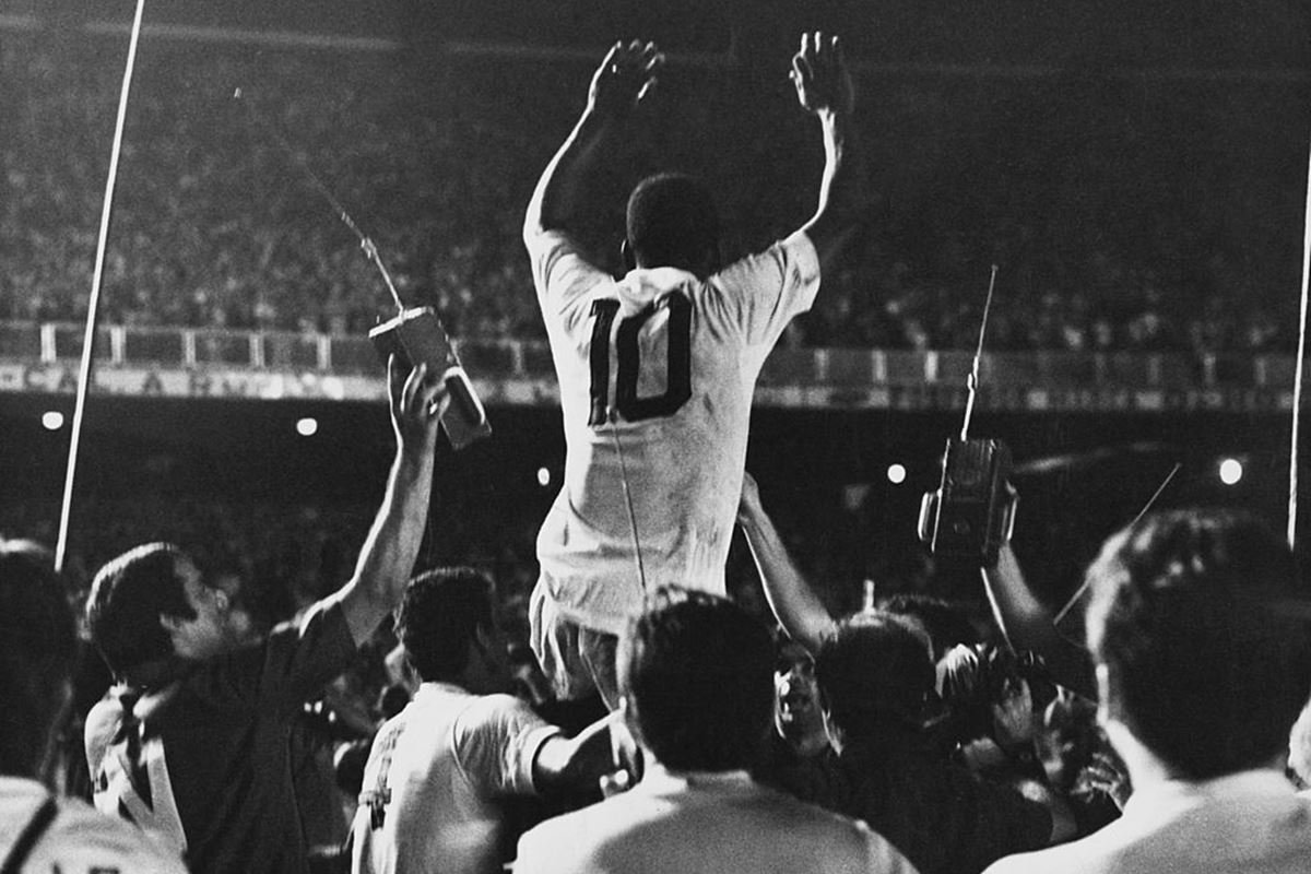 Santos considera aposentar a camisa 10 de Pelé | Metrópoles