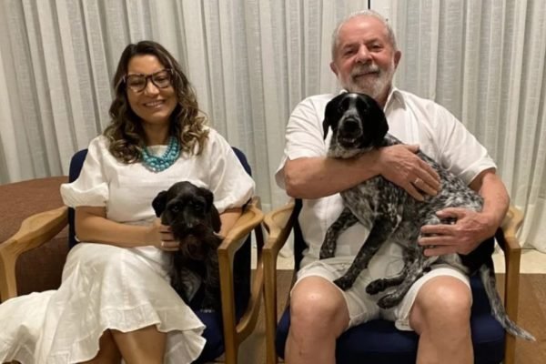 RepresentAUtividade: cachorros vibram ao ver a cadelinha de Lula na TV ...