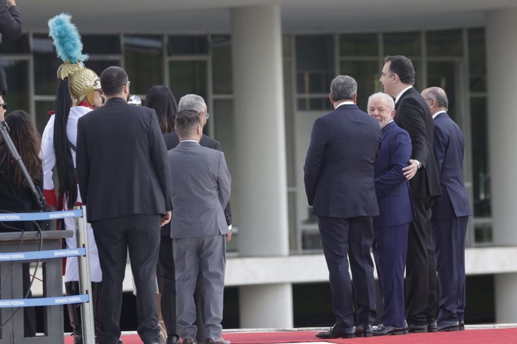 “Juntos somos fortes, divididos seremos sempre o país do futuro que ...