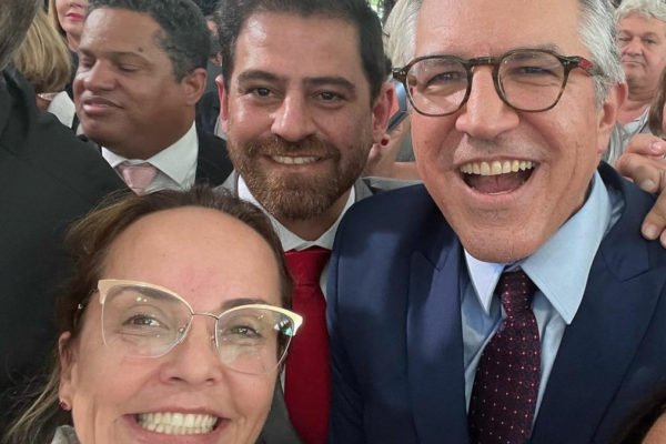A filha de Lula na posse de ministros e aquele dos “mais leais” ao pai ...