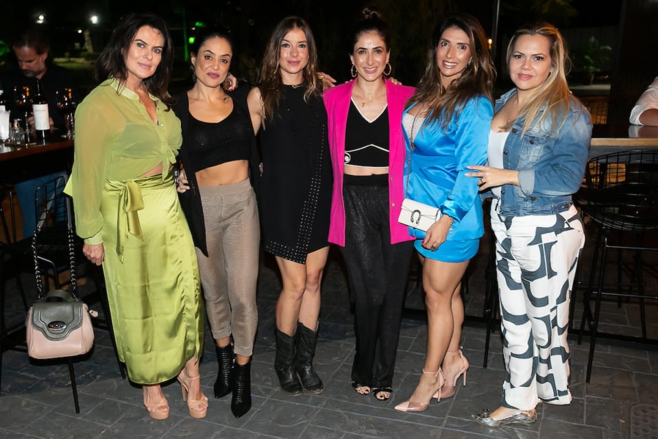 Conhecida pela boa forma, Camila Isaac lança buffet fitness em evento ...