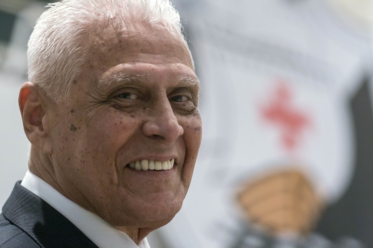 Vasco homenageia Roberto Dinamite em estreia no Campeonato Carioca ...
