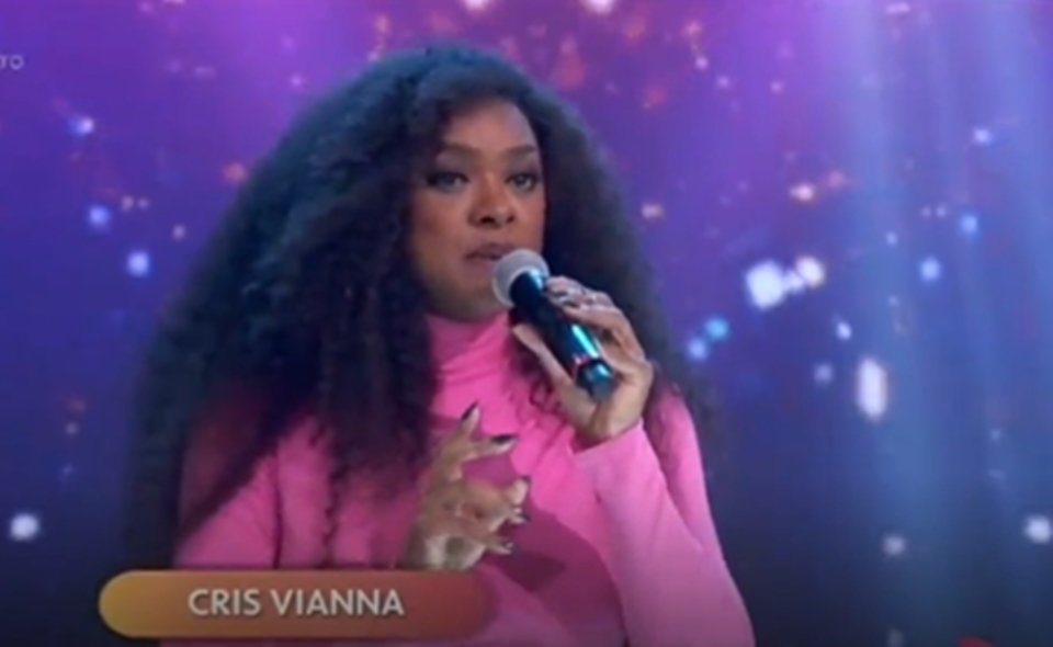 Cris Vianna solta a voz no Encontro, desafina e vira meme na web ...