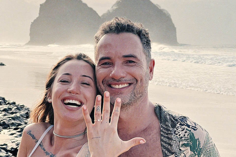 Marco Luque pede namorada em casamento durante férias em Noronha ...