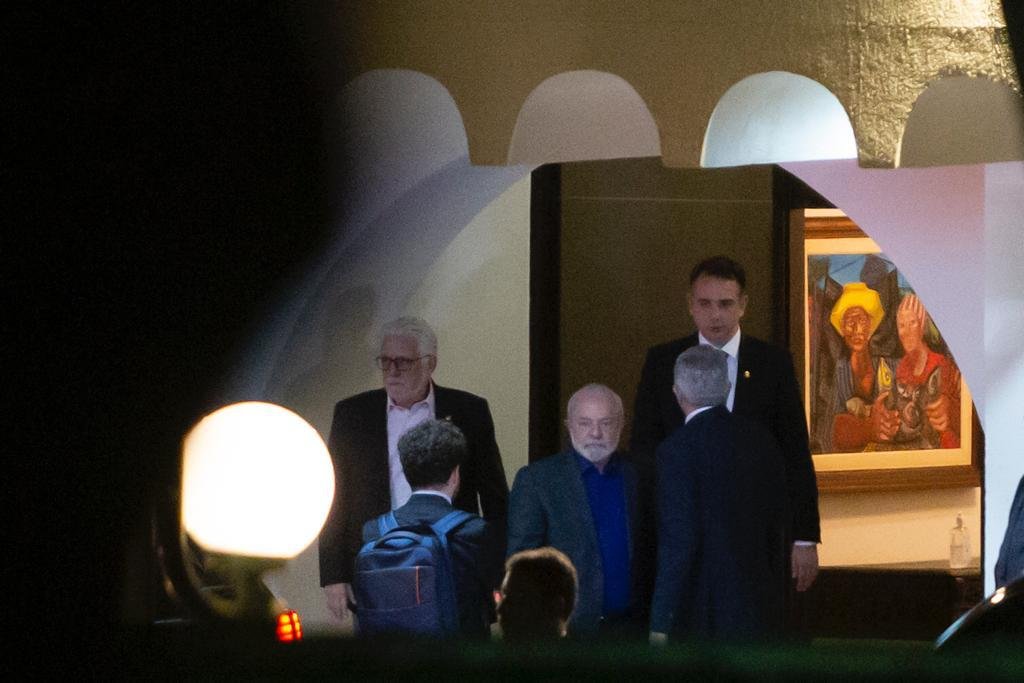Lula visita Pacheco após PT oficializar apoio à presidência do Senado ...