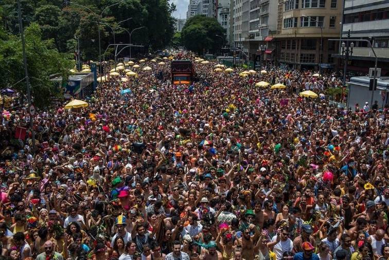 Governo retoma canal de denúncia contra violência no Carnaval | Metrópoles