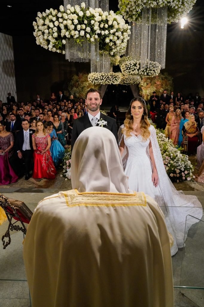 Suhad Shadi e Nasser Shawqi selam o amor em cerimônia luxuosa | Metrópoles