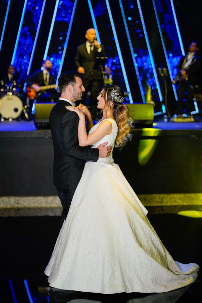 Suhad Shadi e Nasser Shawqi selam o amor em cerimônia luxuosa | Metrópoles