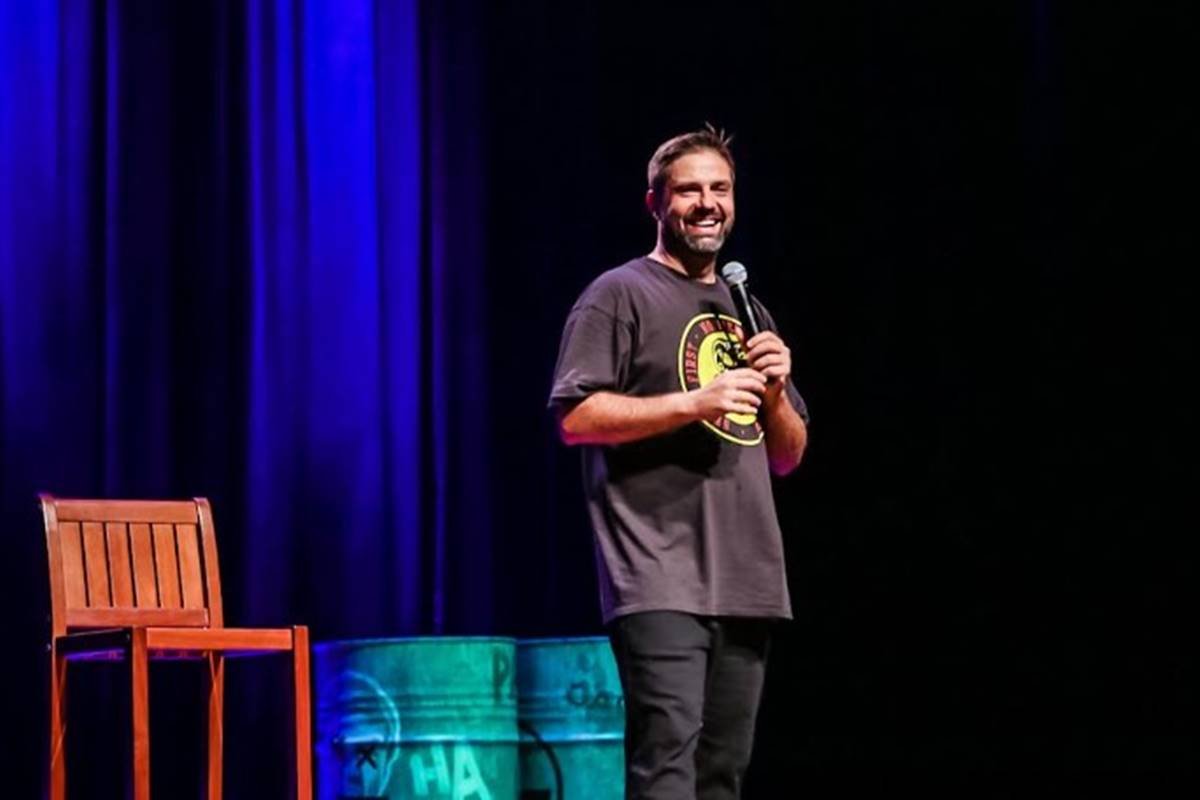 Humorista Fábio Rabin volta a Brasília com seu novo show, Muita Treta ...