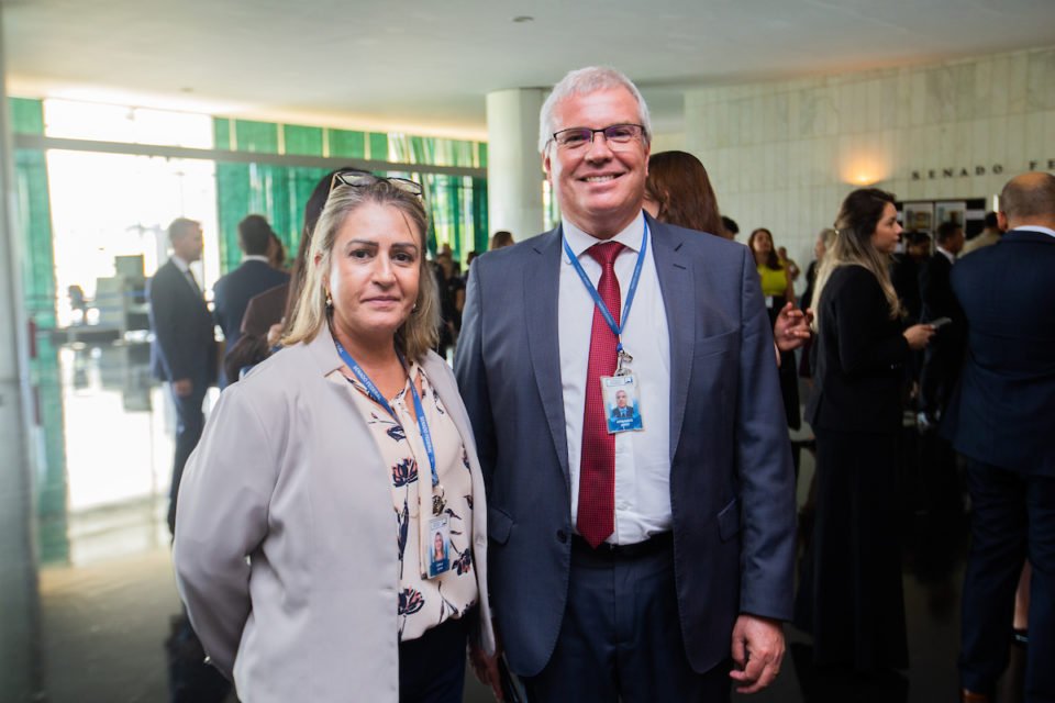 Autoridades marcam presença em abertura de exposição no Congresso ...