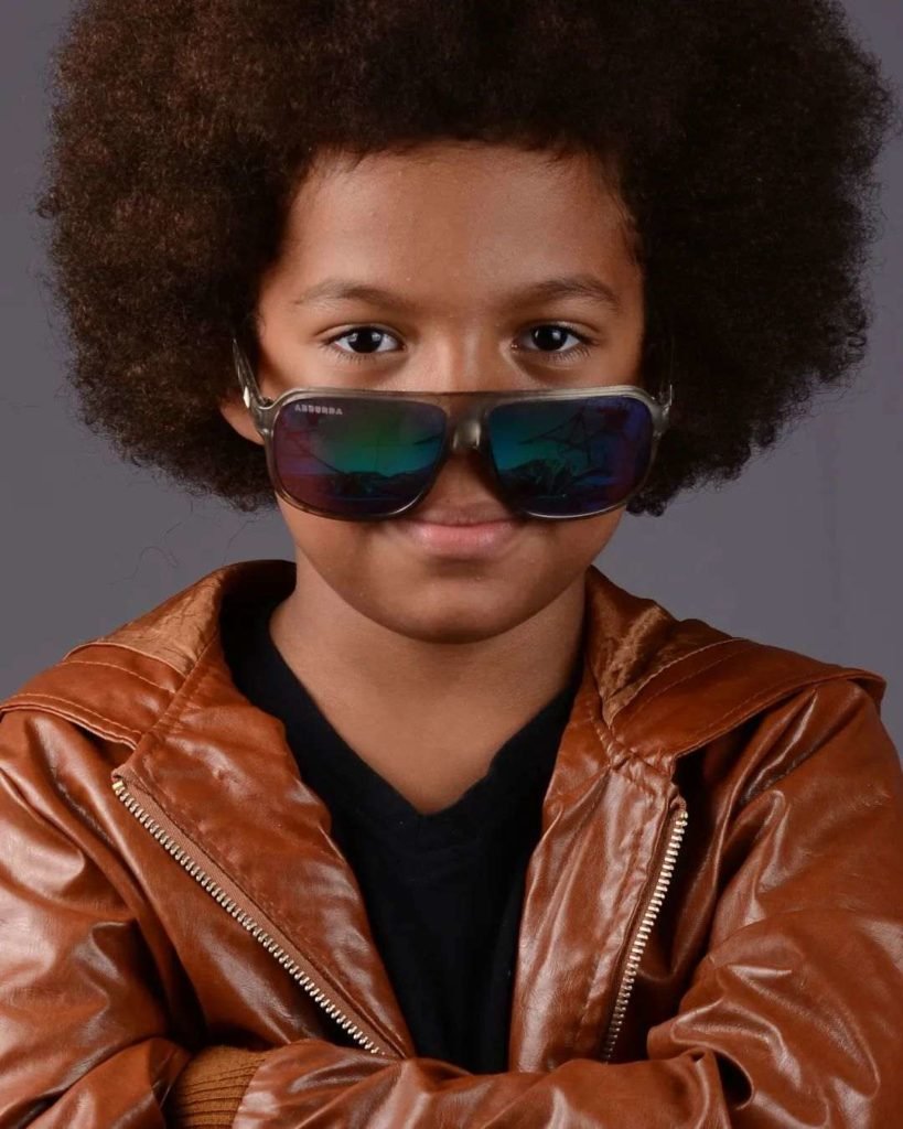 Ator mirim da Globo é vítima de ataques racistas na web: “Muito apelo ...