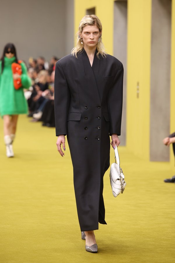 Saiba quem é Davide Renne, novo diretor criativo da Moschino | Metrópoles