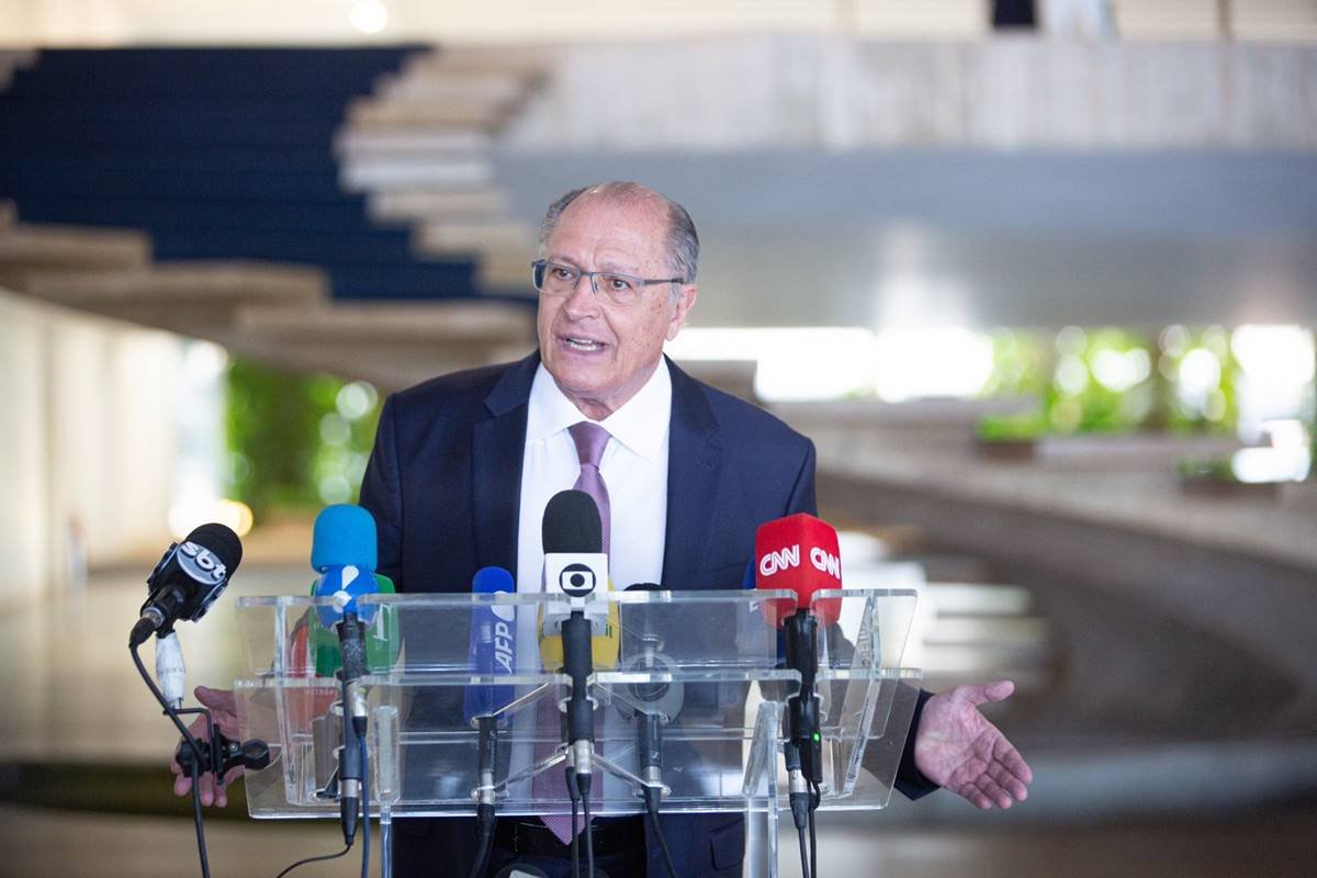 Em 100 dias de governo, Alckmin teve quase uma reunião por dia com ...