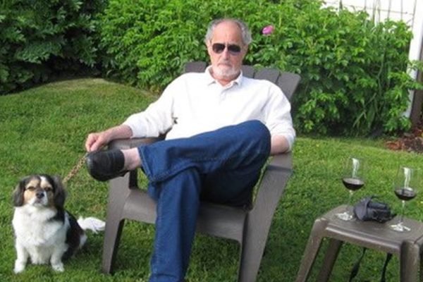 Hal Dresner, de Rebeldia Indomável, morre aos 85 anos | Metrópoles